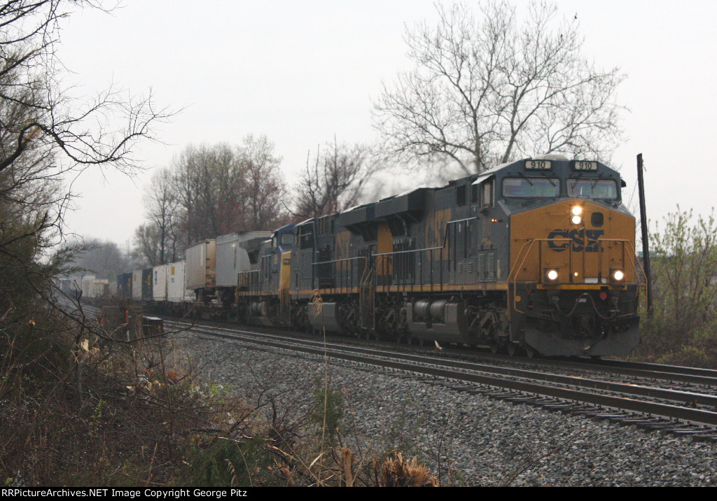 CSX Q172 at Rossville, MD